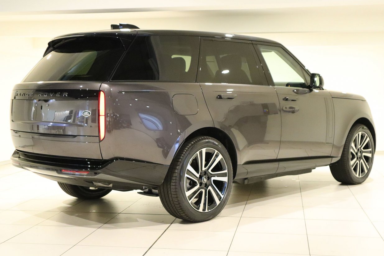 Range Rover HSE P440 PHEV A.M. Capurro - Jaguar Land Rover Gibraltar
